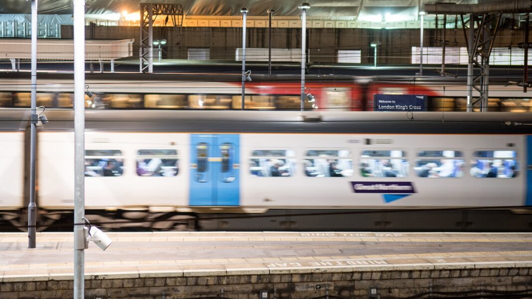 Alstom Wins £24.5m Contract to Reactivate 30 Trains for Great Northern ...