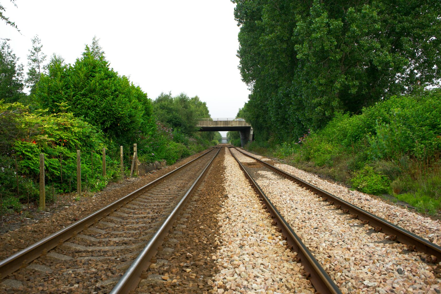 On Track and Online: Landmark Deal to Eliminate Mobile Dead Zones on UK ...