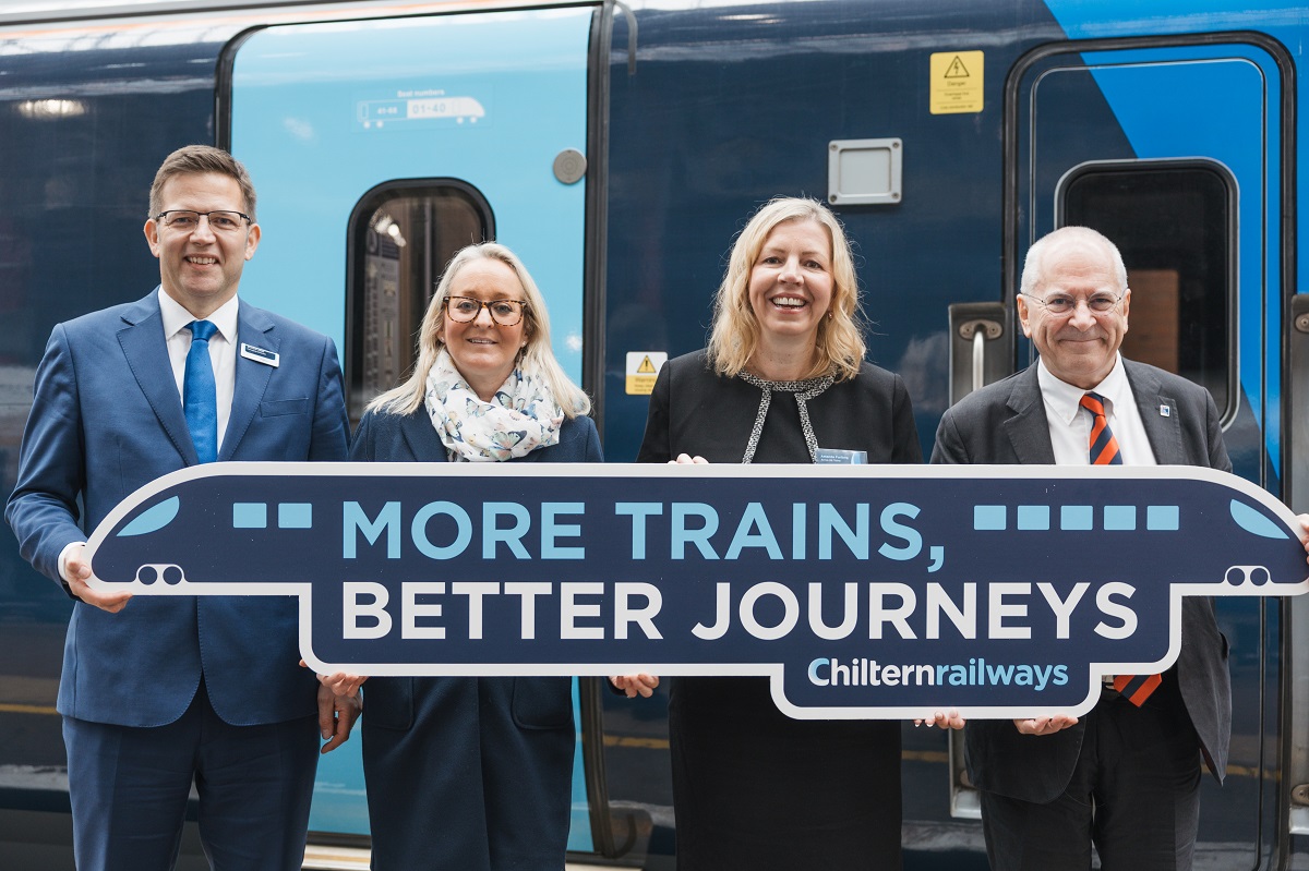Chiltern Railways Unveils New Trains, Promising 10,000 Extra Seats ...