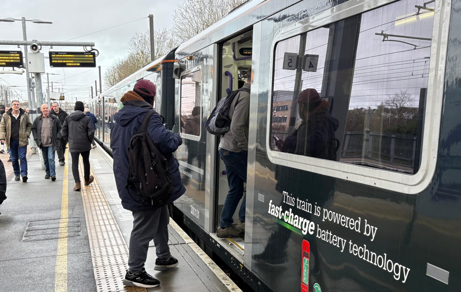 Great Western Railway brings UK’s first battery-only train into ...